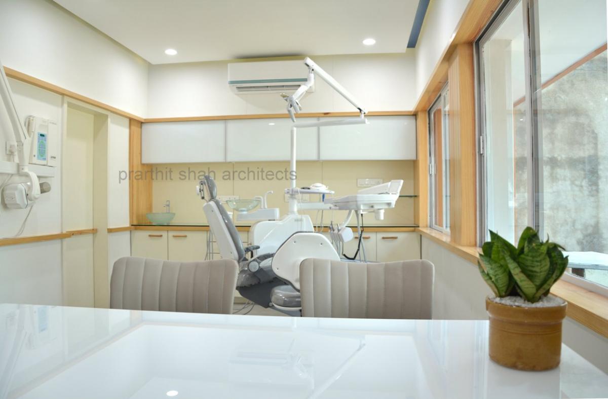 small dental clinic interior design | prarthit shah architects